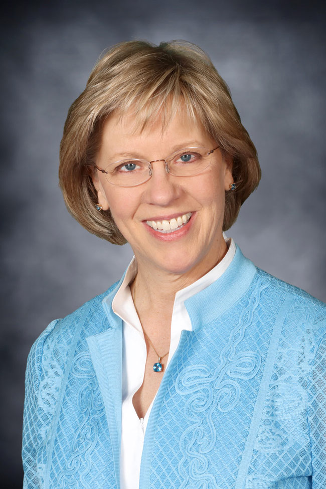 Alumni Awards | Des Moines University